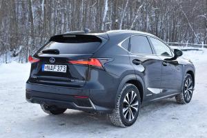 Black Lexus NX 300h 2018 in Vilnius, with an engine capacity of 2.49 L and mileage of 148 thousand km for 29999 €, photo 7 on AUTOMOTO.COM.LV