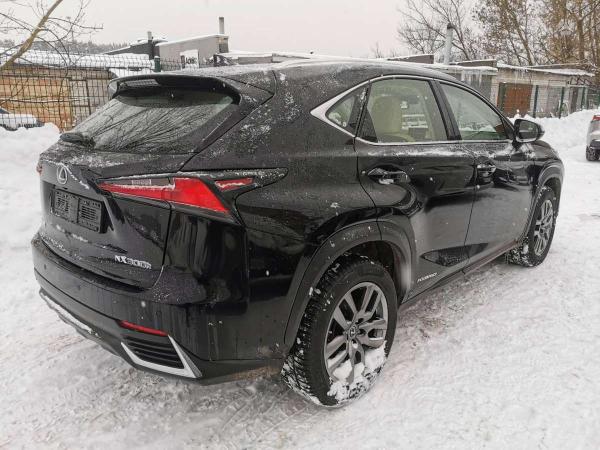 Black Lexus NX 300h 2018 in Vilnius, with an engine capacity of 2.49 L and mileage of 95 thousand km for 23700 €, photo 3 on AUTOMOTO.COM.LV
