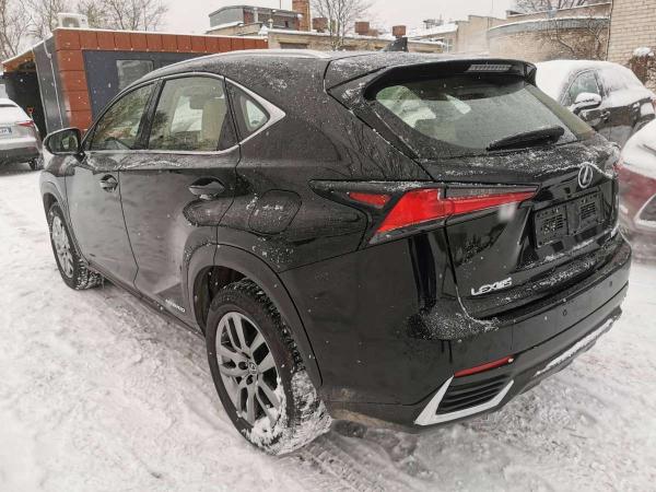 Black Lexus NX 300h 2018 in Vilnius, with an engine capacity of 2.49 L and mileage of 95 thousand km for 23700 €, photo 4 on AUTOMOTO.COM.LV