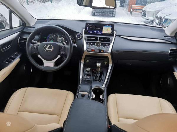 Black Lexus NX 300h 2018 in Vilnius, with an engine capacity of 2.49 L and mileage of 95 thousand km for 23700 €, photo 9 on AUTOMOTO.COM.LV