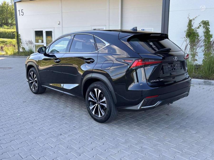 Черный Лексус NX 300h 2018 в Вильнюс, объемом двигателя 2.49 л и пробегом 107 тыс. км за 28800 €, фото 6 на AUTOMOTO.COM.LV