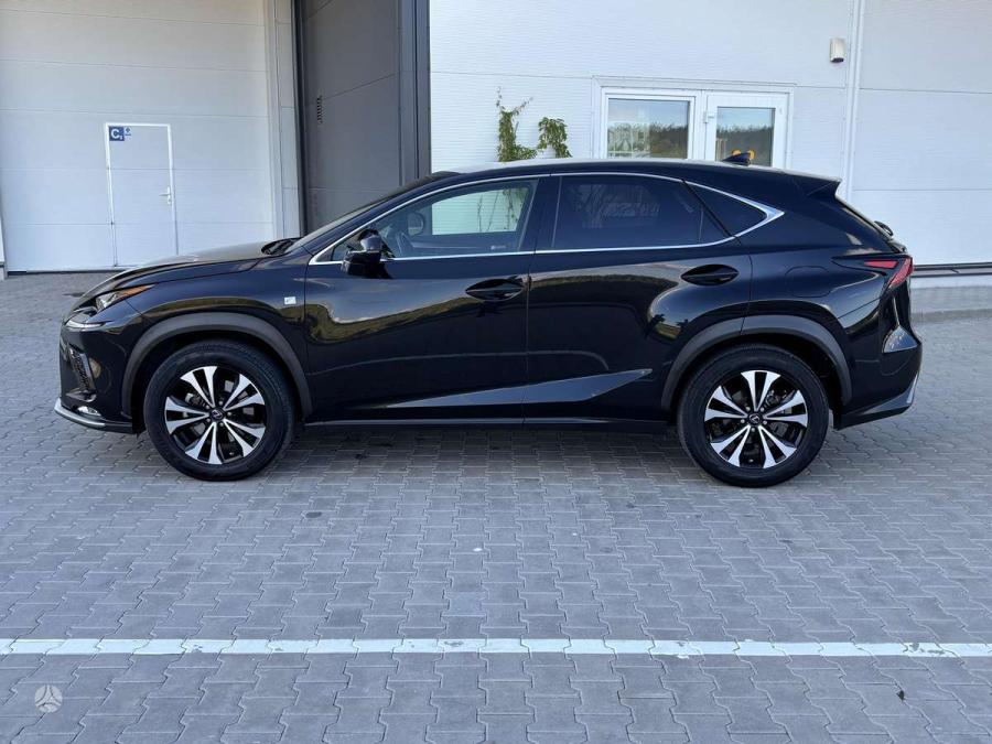 Черный Лексус NX 300h 2018 в Вильнюс, объемом двигателя 2.49 л и пробегом 107 тыс. км за 28800 €, фото 7 на AUTOMOTO.COM.LV