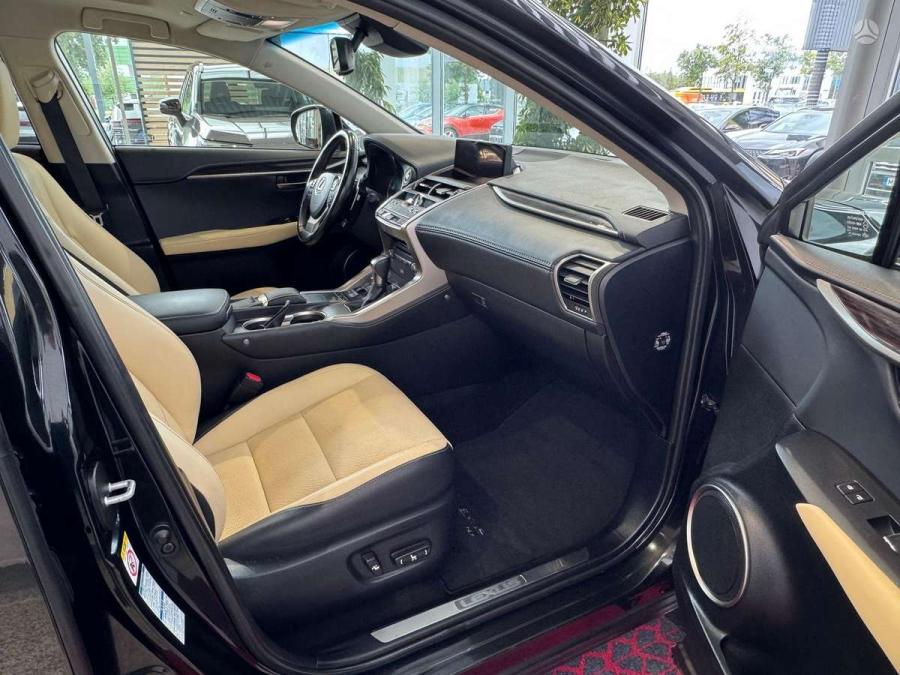 Melns Lexus NX 300h 2018 Šauļi, ar dzinēja tilpumu 2.49 L un nobraukumu 126 tūkst. km par 28900 €, foto 14 vietnē AUTOMOTO.COM.LV