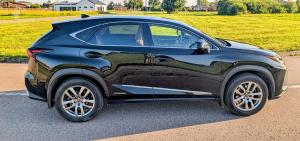Черный Лексус NX 300h 2018 в Вилкавишкис, объемом двигателя 2.49 л и пробегом 101 тыс. км за 30000 €, фото 4 на AUTOMOTO.COM.LV