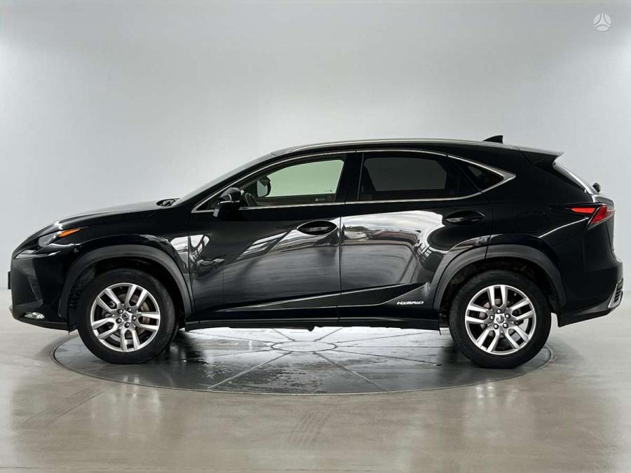 Melns Lexus NX 300h 2018 Viļņa, ar dzinēja tilpumu 2.49 L un nobraukumu 126 tūkst. km par 29900 €, foto 4 vietnē AUTOMOTO.COM.LV