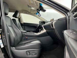 Melns Lexus NX 300h 2018 Viļņa, ar dzinēja tilpumu 2.49 L un nobraukumu 126 tūkst. km par 29900 €, foto 7 vietnē AUTOMOTO.COM.LV