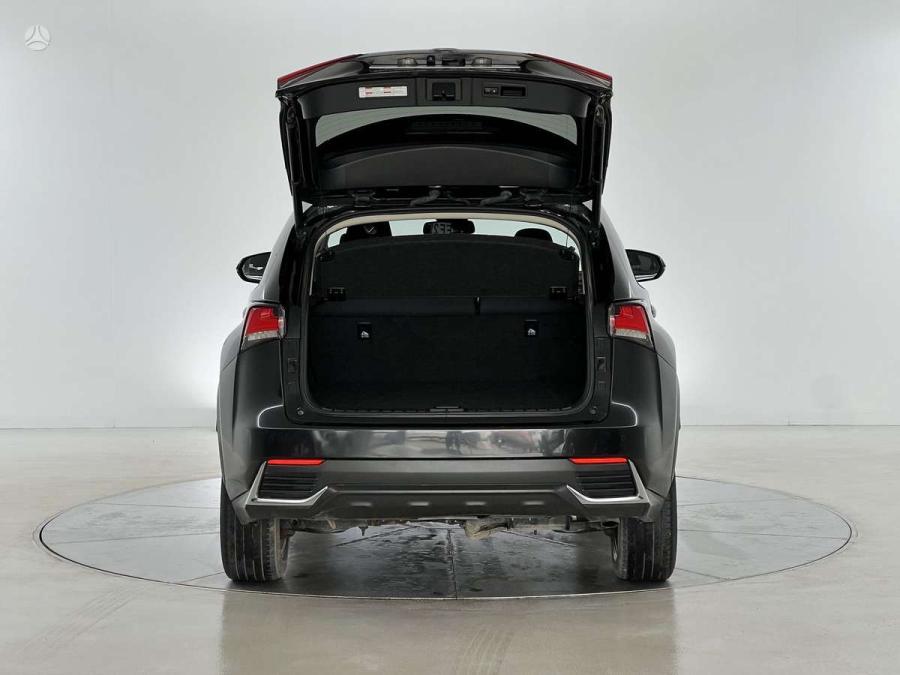 Melns Lexus NX 300h 2018 Viļņa, ar dzinēja tilpumu 2.49 L un nobraukumu 126 tūkst. km par 29900 €, foto 11 vietnē AUTOMOTO.COM.LV