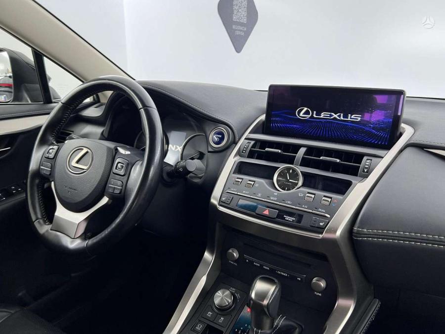 Melns Lexus NX 300h 2018 Viļņa, ar dzinēja tilpumu 2.49 L un nobraukumu 126 tūkst. km par 29900 €, foto 15 vietnē AUTOMOTO.COM.LV