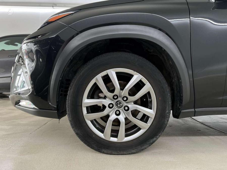 Melns Lexus NX 300h 2018 Viļņa, ar dzinēja tilpumu 2.49 L un nobraukumu 126 tūkst. km par 29900 €, foto 16 vietnē AUTOMOTO.COM.LV
