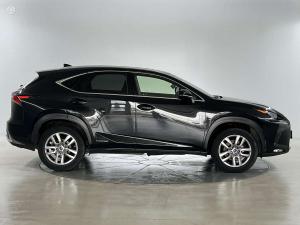 Melns Lexus NX 300h 2018 Viļņa, ar dzinēja tilpumu 2.49 L un nobraukumu 126 tūkst. km par 29900 €, foto 17 vietnē AUTOMOTO.COM.LV