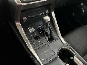 Melns Lexus NX 300h 2018 Viļņa, ar dzinēja tilpumu 2.49 L un nobraukumu 126 tūkst. km par 29900 €, foto 24 vietnē AUTOMOTO.COM.LV