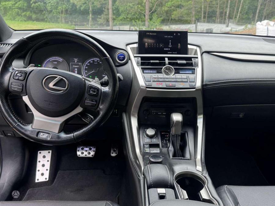 Black Lexus NX 300h 2018 in Vilnius, with an engine capacity of 2.49 L and mileage of 240 thousand km for 19500 €, photo 3 on AUTOMOTO.COM.LV