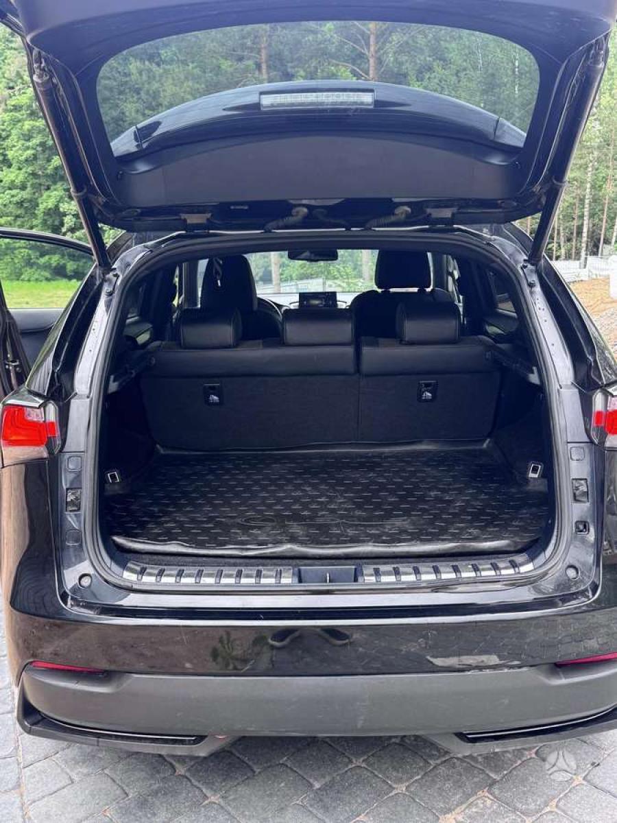 Black Lexus NX 300h 2018 in Vilnius, with an engine capacity of 2.49 L and mileage of 240 thousand km for 19500 €, photo 6 on AUTOMOTO.COM.LV