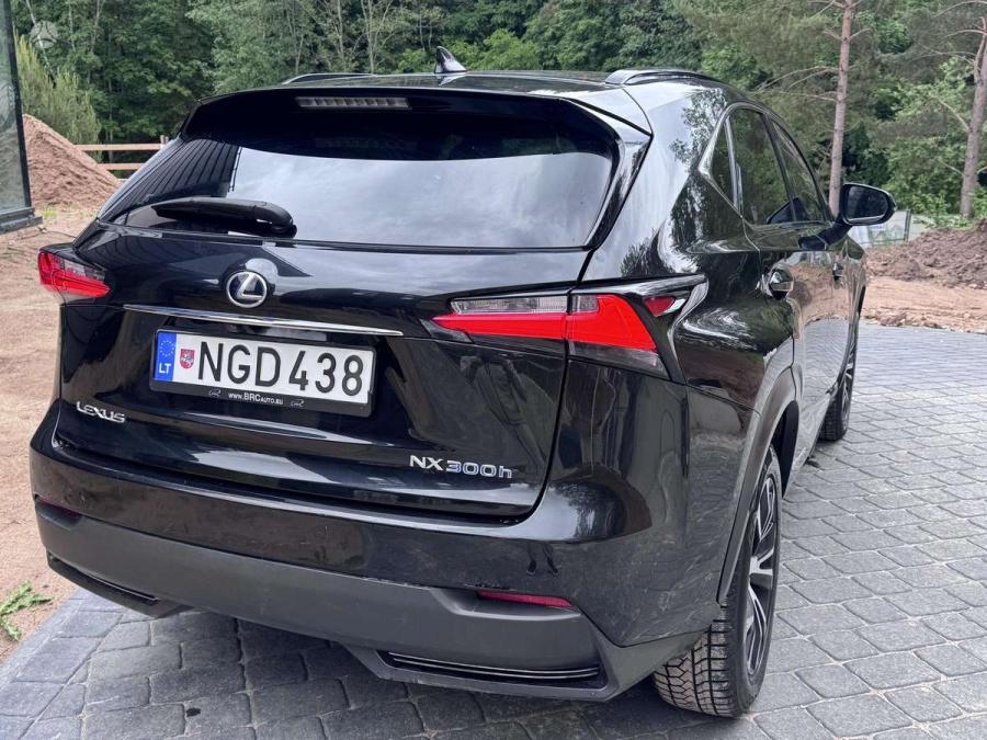 Black Lexus NX 300h 2018 in Vilnius, with an engine capacity of 2.49 L and mileage of 240 thousand km for 19500 €, photo 9 on AUTOMOTO.COM.LV