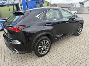 Melns Lexus NX 300h 2018 Tauragė, ar dzinēja tilpumu 2.50 L un nobraukumu 197 tūkst. km par 18900 €, foto 6 vietnē AUTOMOTO.COM.LV