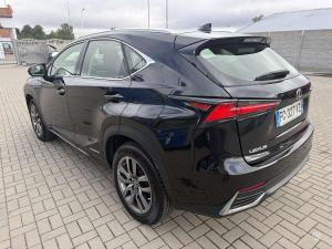 Melns Lexus NX 300h 2018 Tauragė, ar dzinēja tilpumu 2.50 L un nobraukumu 197 tūkst. km par 18900 €, foto 7 vietnē AUTOMOTO.COM.LV