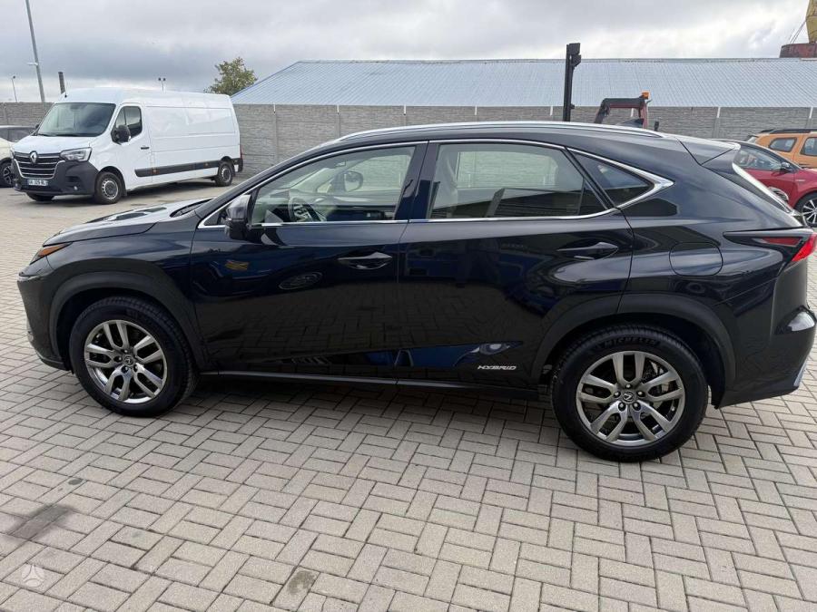 Melns Lexus NX 300h 2018 Tauragė, ar dzinēja tilpumu 2.50 L un nobraukumu 197 tūkst. km par 18900 €, foto 8 vietnē AUTOMOTO.COM.LV