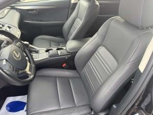 Melns Lexus NX 300h 2018 Tauragė, ar dzinēja tilpumu 2.50 L un nobraukumu 197 tūkst. km par 18900 €, foto 11 vietnē AUTOMOTO.COM.LV