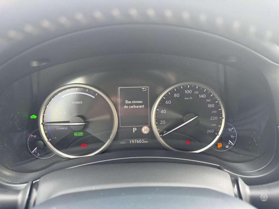 Melns Lexus NX 300h 2018 Tauragė, ar dzinēja tilpumu 2.50 L un nobraukumu 197 tūkst. km par 18900 €, foto 12 vietnē AUTOMOTO.COM.LV