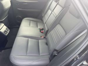 Melns Lexus NX 300h 2018 Tauragė, ar dzinēja tilpumu 2.50 L un nobraukumu 197 tūkst. km par 18900 €, foto 19 vietnē AUTOMOTO.COM.LV