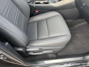 Melns Lexus NX 300h 2018 Tauragė, ar dzinēja tilpumu 2.50 L un nobraukumu 197 tūkst. km par 18900 €, foto 22 vietnē AUTOMOTO.COM.LV
