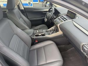 Melns Lexus NX 300h 2018 Tauragė, ar dzinēja tilpumu 2.50 L un nobraukumu 197 tūkst. km par 18900 €, foto 23 vietnē AUTOMOTO.COM.LV
