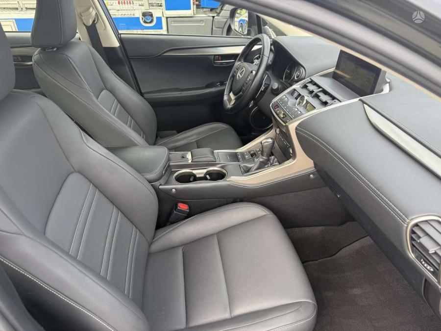 Melns Lexus NX 300h 2018 Tauragė, ar dzinēja tilpumu 2.50 L un nobraukumu 197 tūkst. km par 18900 €, foto 23 vietnē AUTOMOTO.COM.LV