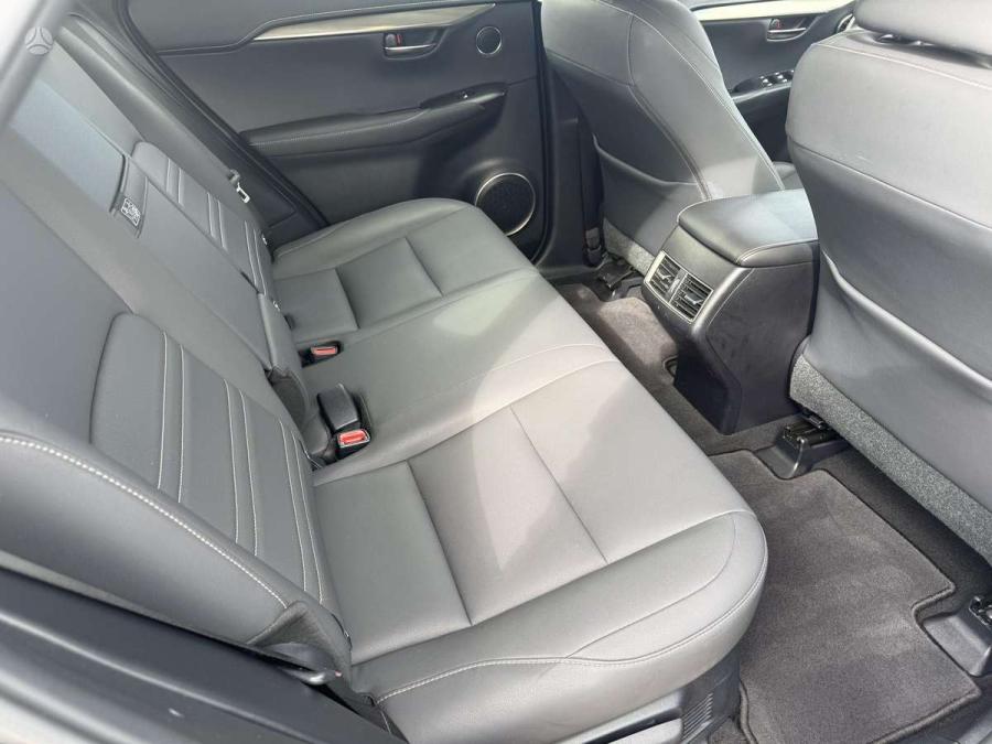 Melns Lexus NX 300h 2018 Tauragė, ar dzinēja tilpumu 2.50 L un nobraukumu 197 tūkst. km par 18900 €, foto 25 vietnē AUTOMOTO.COM.LV