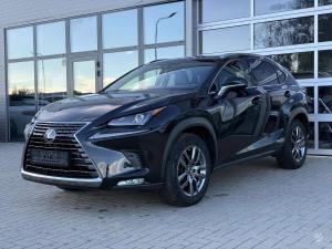 Black Lexus NX 300h 2018 in Vilnius, with an engine capacity of 2.49 L and mileage of 186 thousand km for 23000 €, photo 3 on AUTOMOTO.COM.LV