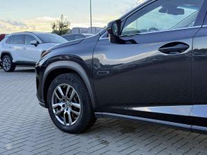 Black Lexus NX 300h 2018 in Vilnius, with an engine capacity of 2.49 L and mileage of 186 thousand km for 23000 €, photo 7 on AUTOMOTO.COM.LV