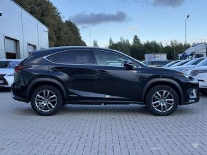 Black Lexus NX 300h 2018 in Vilnius, with an engine capacity of 2.49 L and mileage of 186 thousand km for 23000 €, photo 12 on AUTOMOTO.COM.LV