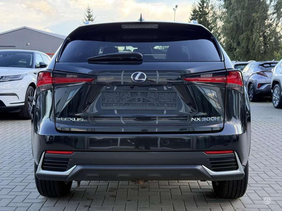 Black Lexus NX 300h 2018 in Vilnius, with an engine capacity of 2.49 L and mileage of 186 thousand km for 23000 €, photo 14 on AUTOMOTO.COM.LV