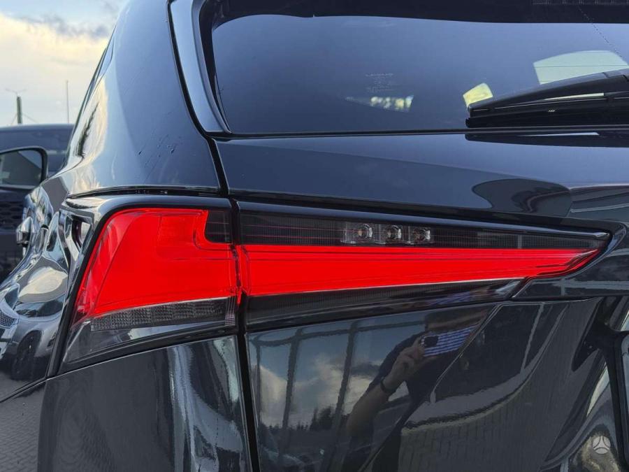 Black Lexus NX 300h 2018 in Vilnius, with an engine capacity of 2.49 L and mileage of 186 thousand km for 23000 €, photo 19 on AUTOMOTO.COM.LV