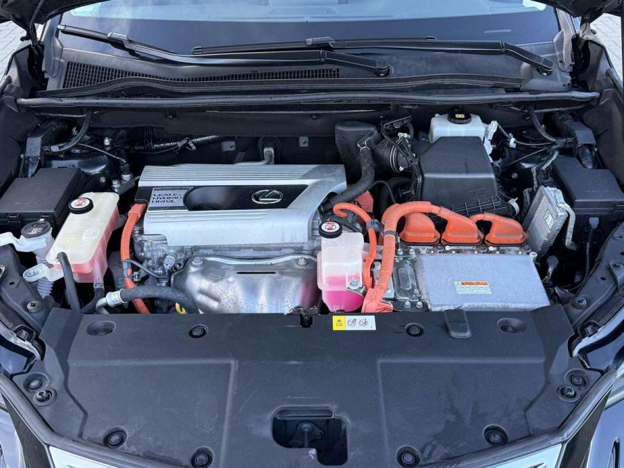 Black Lexus NX 300h 2018 in Vilnius, with an engine capacity of 2.49 L and mileage of 186 thousand km for 23000 €, photo 23 on AUTOMOTO.COM.LV