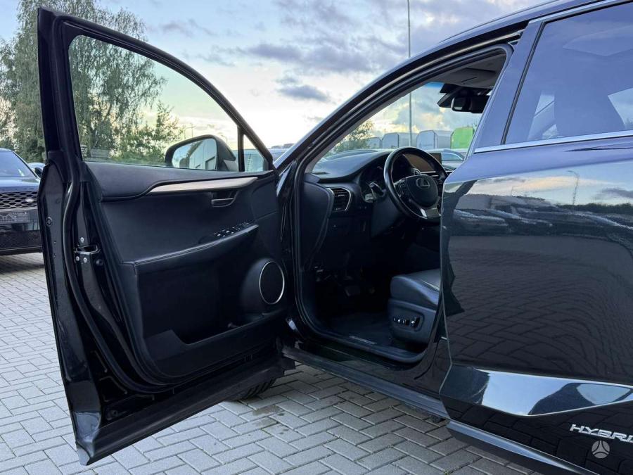 Black Lexus NX 300h 2018 in Vilnius, with an engine capacity of 2.49 L and mileage of 186 thousand km for 23000 €, photo 24 on AUTOMOTO.COM.LV