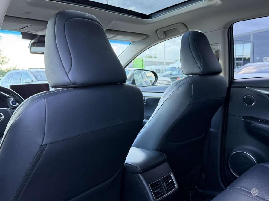 Black Lexus NX 300h 2018 in Vilnius, with an engine capacity of 2.49 L and mileage of 186 thousand km for 23000 €, photo 30 on AUTOMOTO.COM.LV