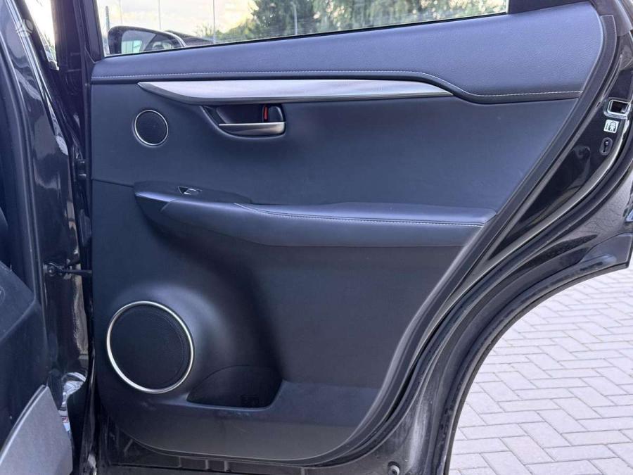 Black Lexus NX 300h 2018 in Vilnius, with an engine capacity of 2.49 L and mileage of 186 thousand km for 23000 €, photo 32 on AUTOMOTO.COM.LV