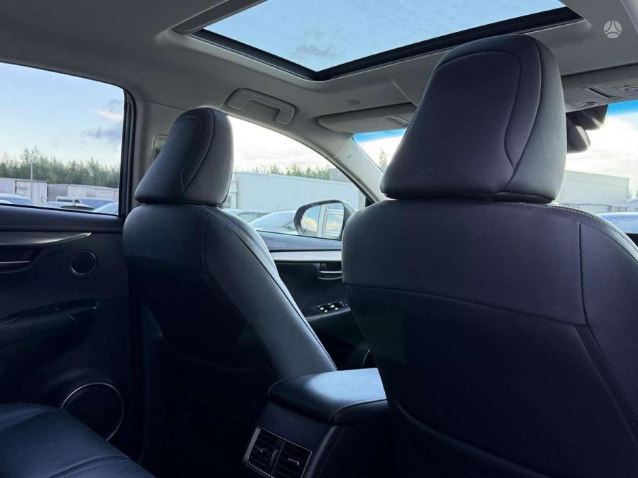 Black Lexus NX 300h 2018 in Vilnius, with an engine capacity of 2.49 L and mileage of 186 thousand km for 23000 €, photo 34 on AUTOMOTO.COM.LV