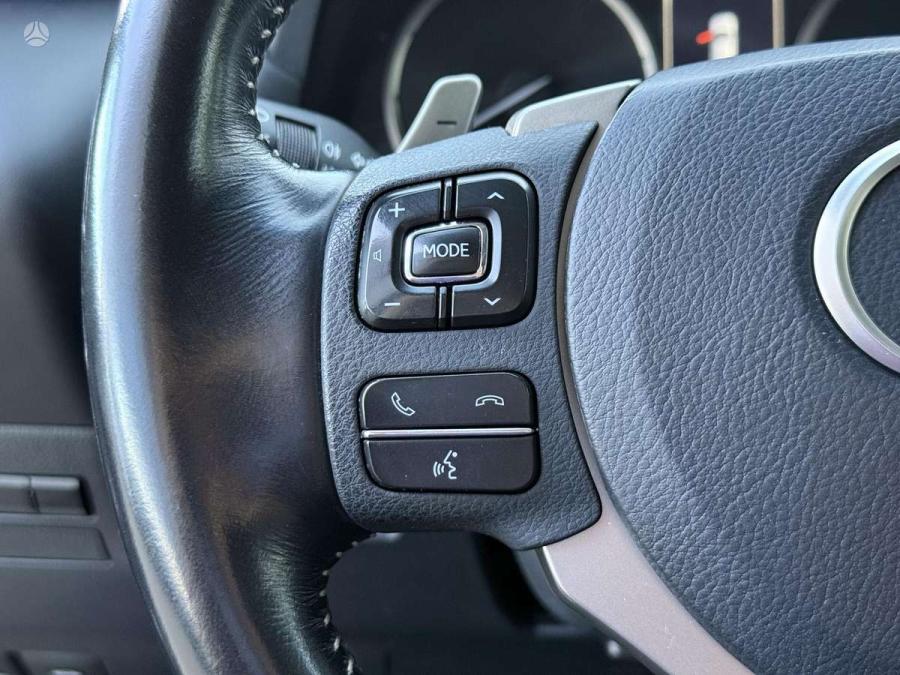 Black Lexus NX 300h 2018 in Vilnius, with an engine capacity of 2.49 L and mileage of 186 thousand km for 23000 €, photo 46 on AUTOMOTO.COM.LV