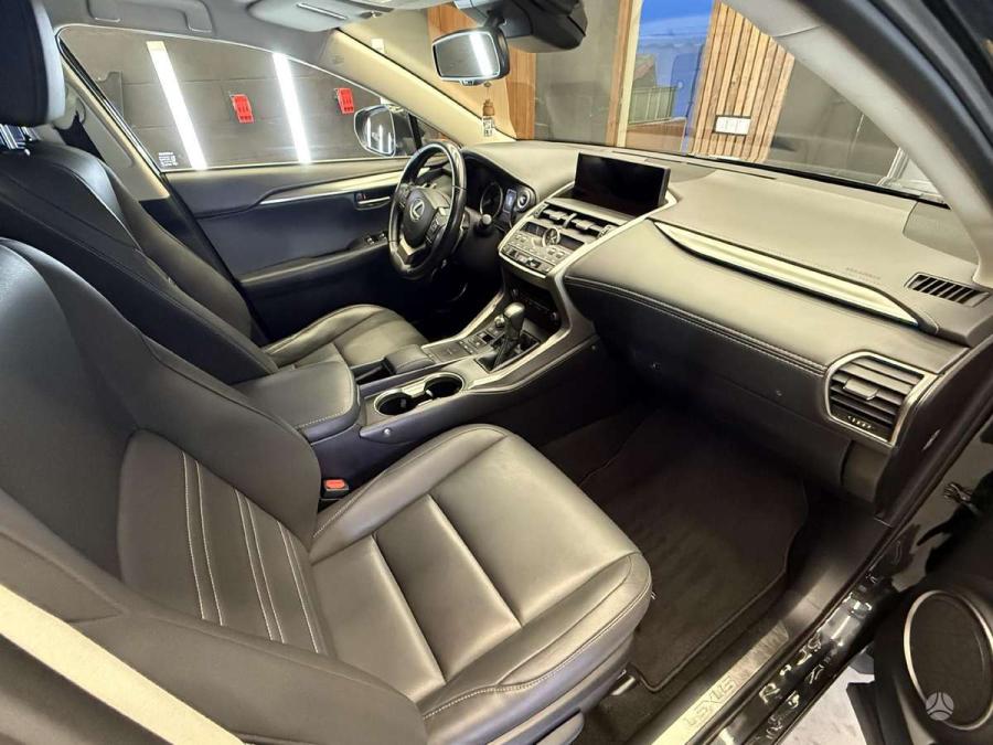 Black Lexus NX 300h 2019 in Vilnius, with an engine capacity of 2.49 L and mileage of 185 thousand km for 23700 €, photo 5 on AUTOMOTO.COM.LV