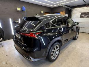 Black Lexus NX 300h 2019 in Vilnius, with an engine capacity of 2.49 L and mileage of 185 thousand km for 23700 €, photo 7 on AUTOMOTO.COM.LV