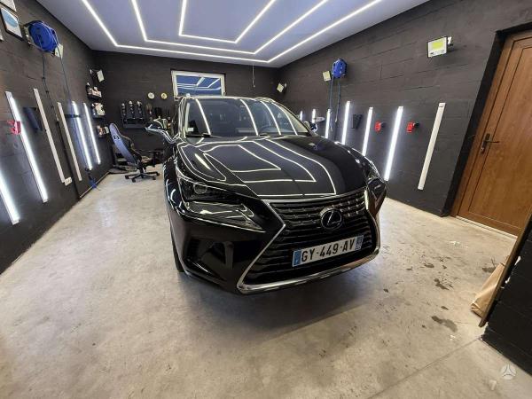 Melns Lexus NX 300h 2019 Viļņa, ar dzinēja tilpumu 2.49 L un nobraukumu 185 tūkst. km par 23700 €, foto 9 vietnē AUTOMOTO.COM.LV