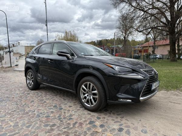 Melns Lexus NX 300h 2019 Viļņa, ar dzinēja tilpumu 2.50 L un nobraukumu 185 tūkst. km par 22700 €, foto 3 vietnē AUTOMOTO.COM.LV
