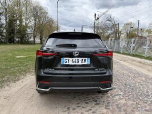 Black Lexus NX 300h 2019 in Vilnius, with an engine capacity of 2.50 L and mileage of 185 thousand km for 22700 €, photo 7 on AUTOMOTO.COM.LV