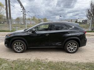 Black Lexus NX 300h 2019 in Vilnius, with an engine capacity of 2.50 L and mileage of 185 thousand km for 22700 €, photo 9 on AUTOMOTO.COM.LV