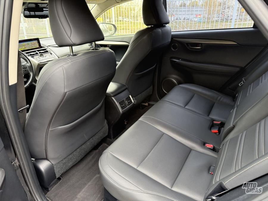 Black Lexus NX 300h 2019 in Vilnius, with an engine capacity of 2.50 L and mileage of 185 thousand km for 22700 €, photo 11 on AUTOMOTO.COM.LV