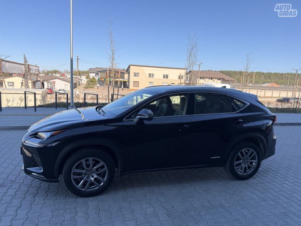 Black Lexus NX 300h 2019 in Vilnius, with an engine capacity of 2.50 L and mileage of 74 thousand km for 29500 €, photo 9 on AUTOMOTO.COM.LV