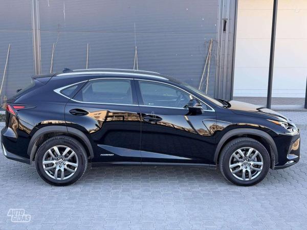 Melns Lexus NX 300h 2019 Viļņa, ar dzinēja tilpumu 2.50 L un nobraukumu 74 tūkst. km par 29500 €, foto 4 vietnē AUTOMOTO.COM.LV