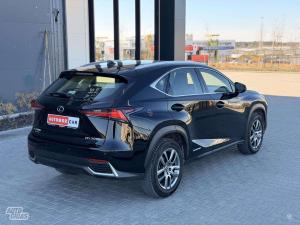 Melns Lexus NX 300h 2019 Viļņa, ar dzinēja tilpumu 2.50 L un nobraukumu 74 tūkst. km par 29500 €, foto 6 vietnē AUTOMOTO.COM.LV