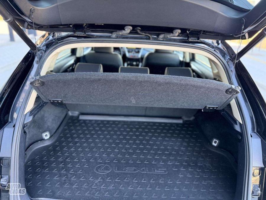 Melns Lexus NX 300h 2019 Viļņa, ar dzinēja tilpumu 2.50 L un nobraukumu 74 tūkst. km par 29500 €, foto 16 vietnē AUTOMOTO.COM.LV